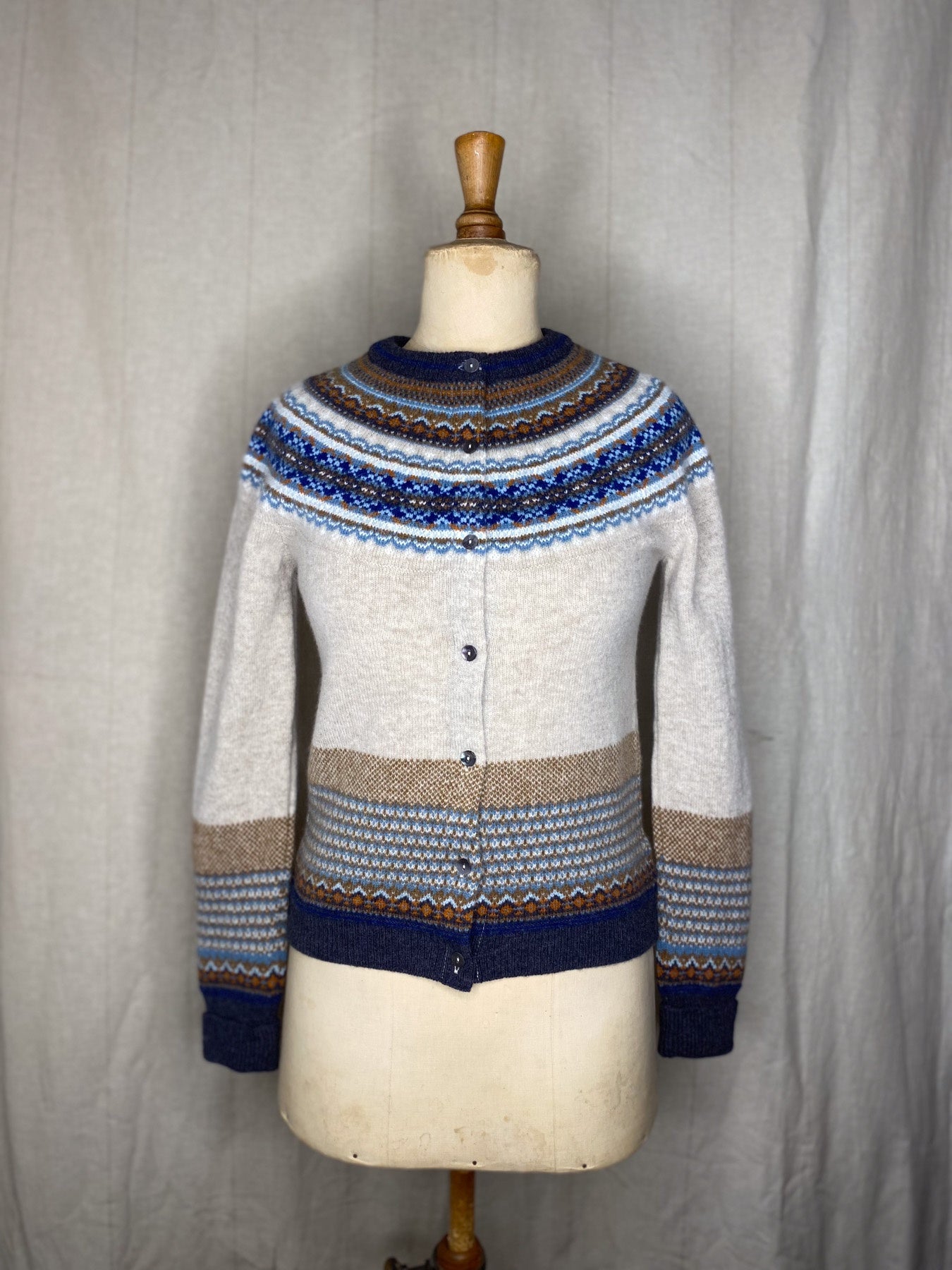 Eribe' Scottish Knitwear – From Dust