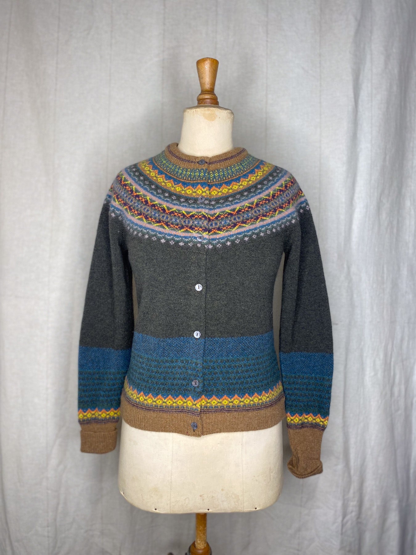 Eribe' Scottish Knitwear – From Dust