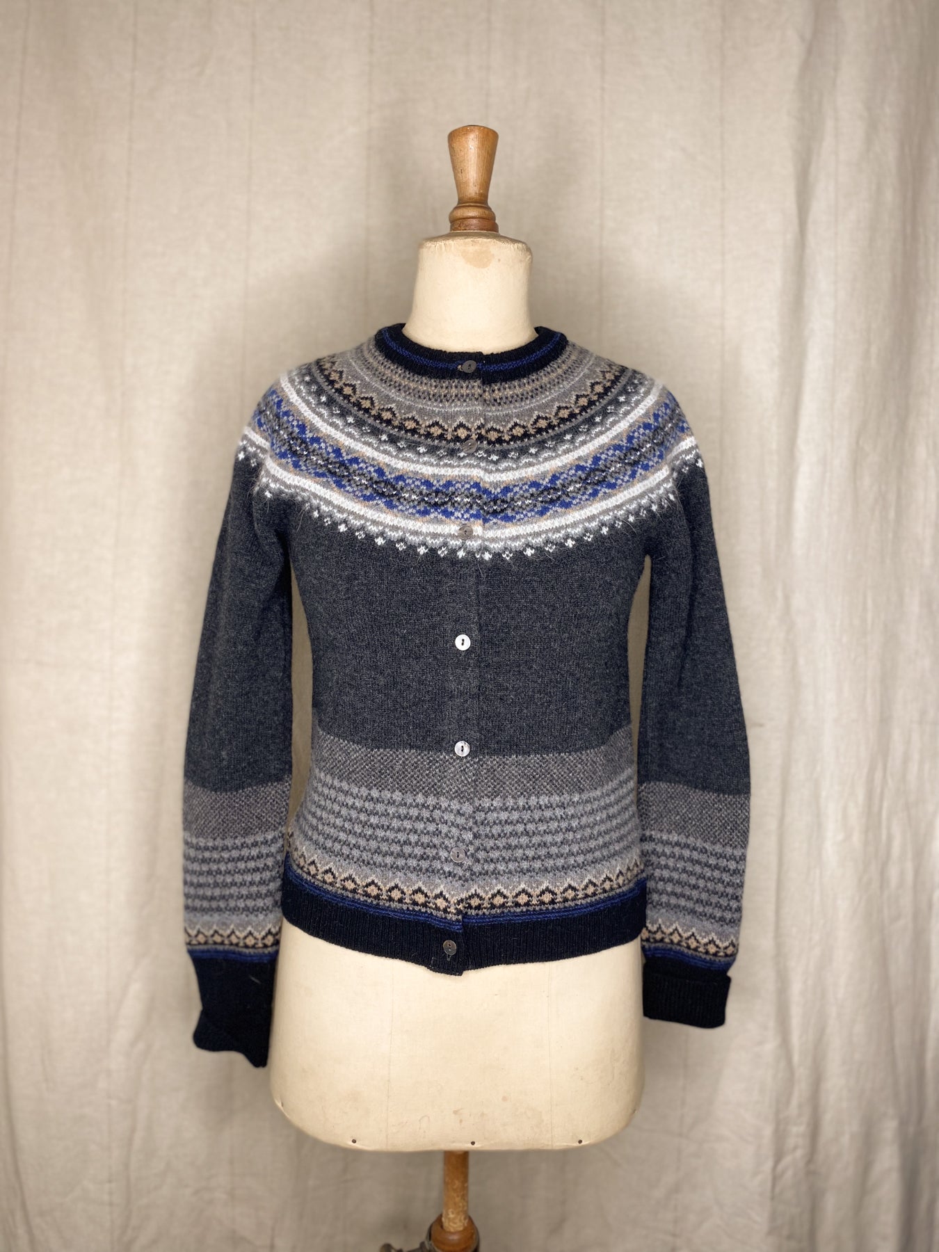 Eribe' Scottish Knitwear – From Dust